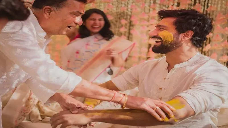 Vicky Kaushal wishes his pillar of strength Sham Kaushal a Happy ... Vicky Kaushal wishes his pillar of strength Sham Kaushal a Happy ...